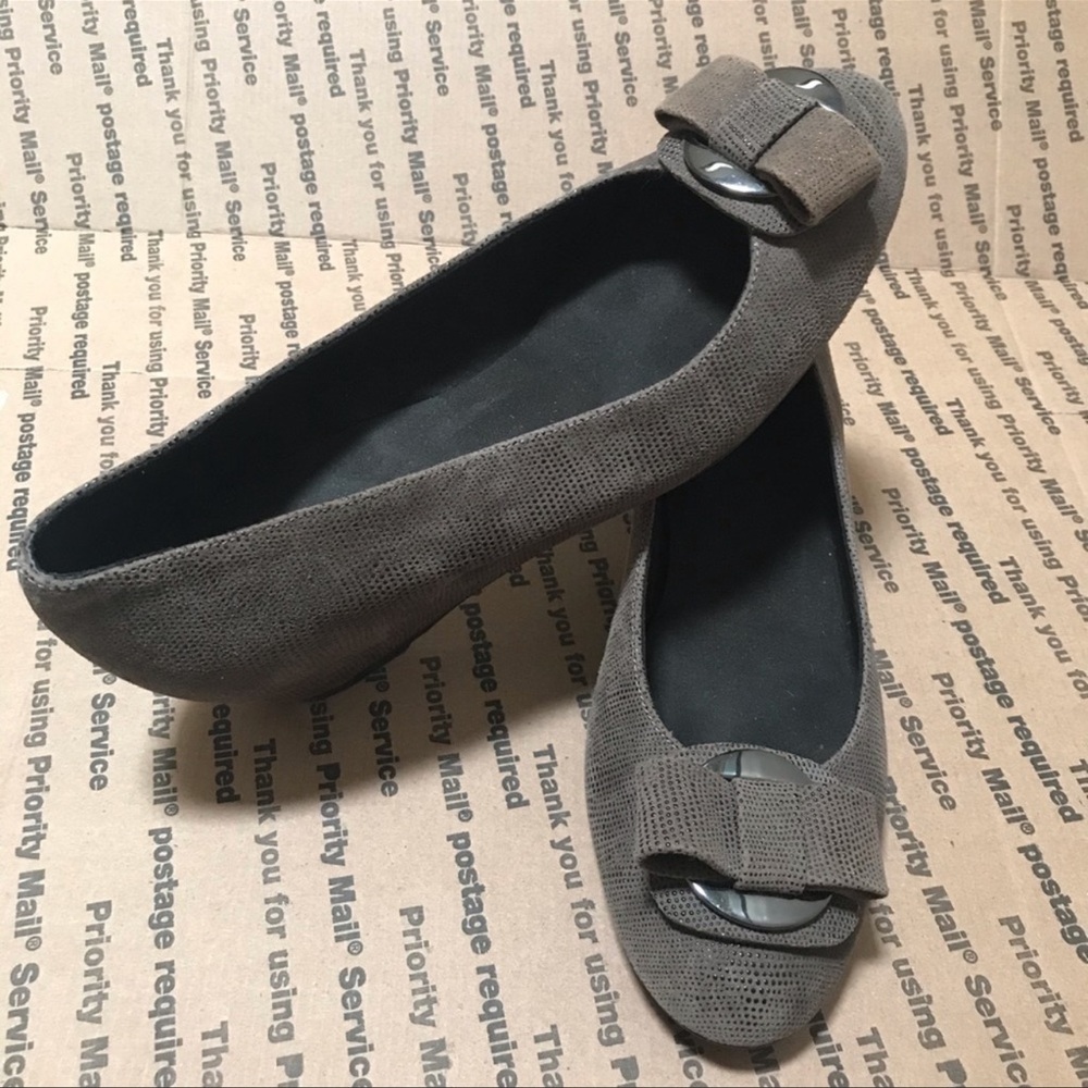 Stuart Weitzman Proper Goosebumps Bow Brown Pumps Wed… - Gem
